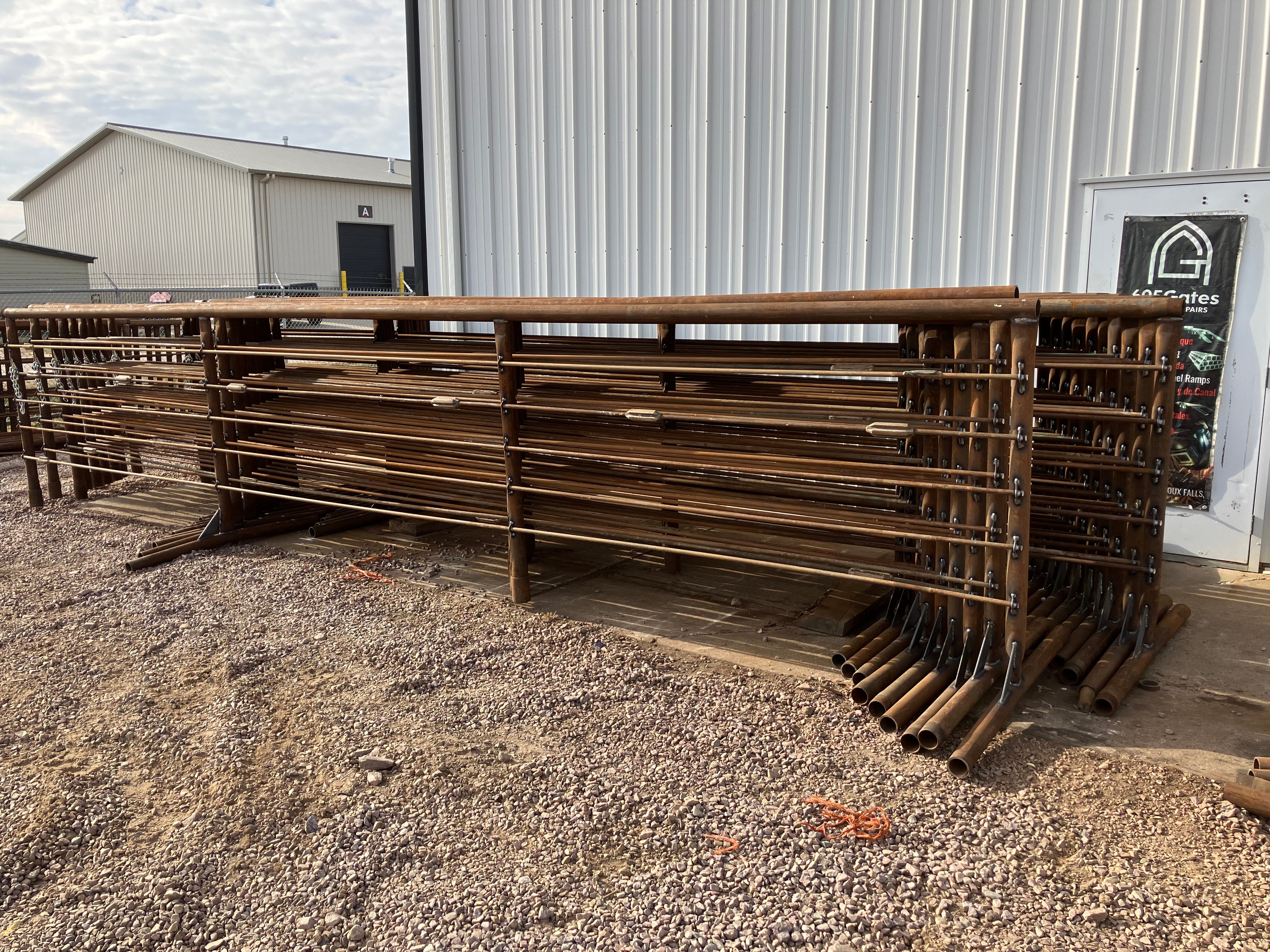 Freestanding panels 24ft 7/8” | 605 Gates LLC